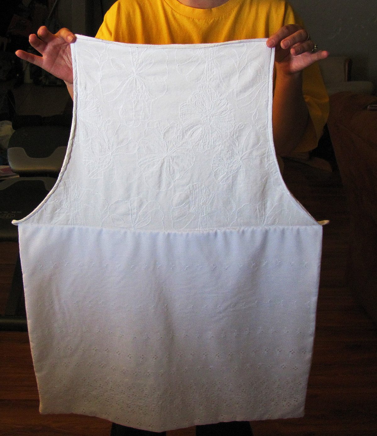 DIY – Elegant Upscale Apron – SewingMachinesPlus.com Blog