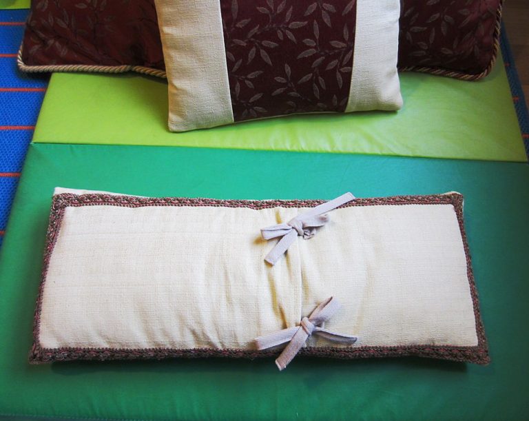 Types of Pillow Closures – SewingMachinesPlus.com Blog